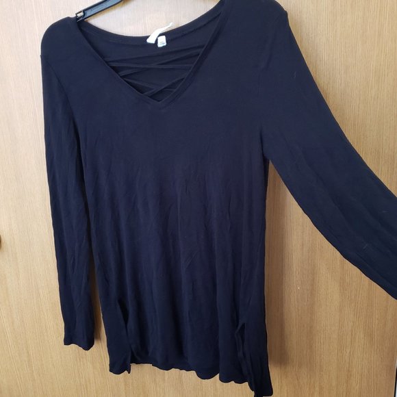 Cable & Gauge | Sweaters | Cable Gauge Ribbed Crisscross Front Slinky ...
